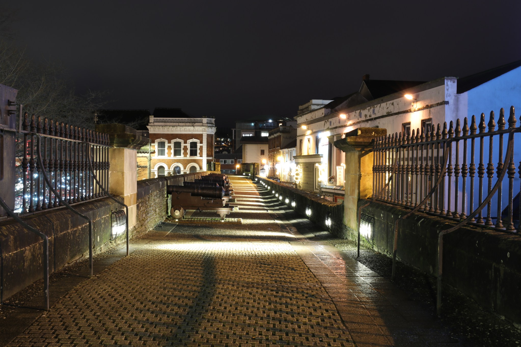 Northern Ireland Travel Guide: 9 Amazing Things to See and Do in Derry ...