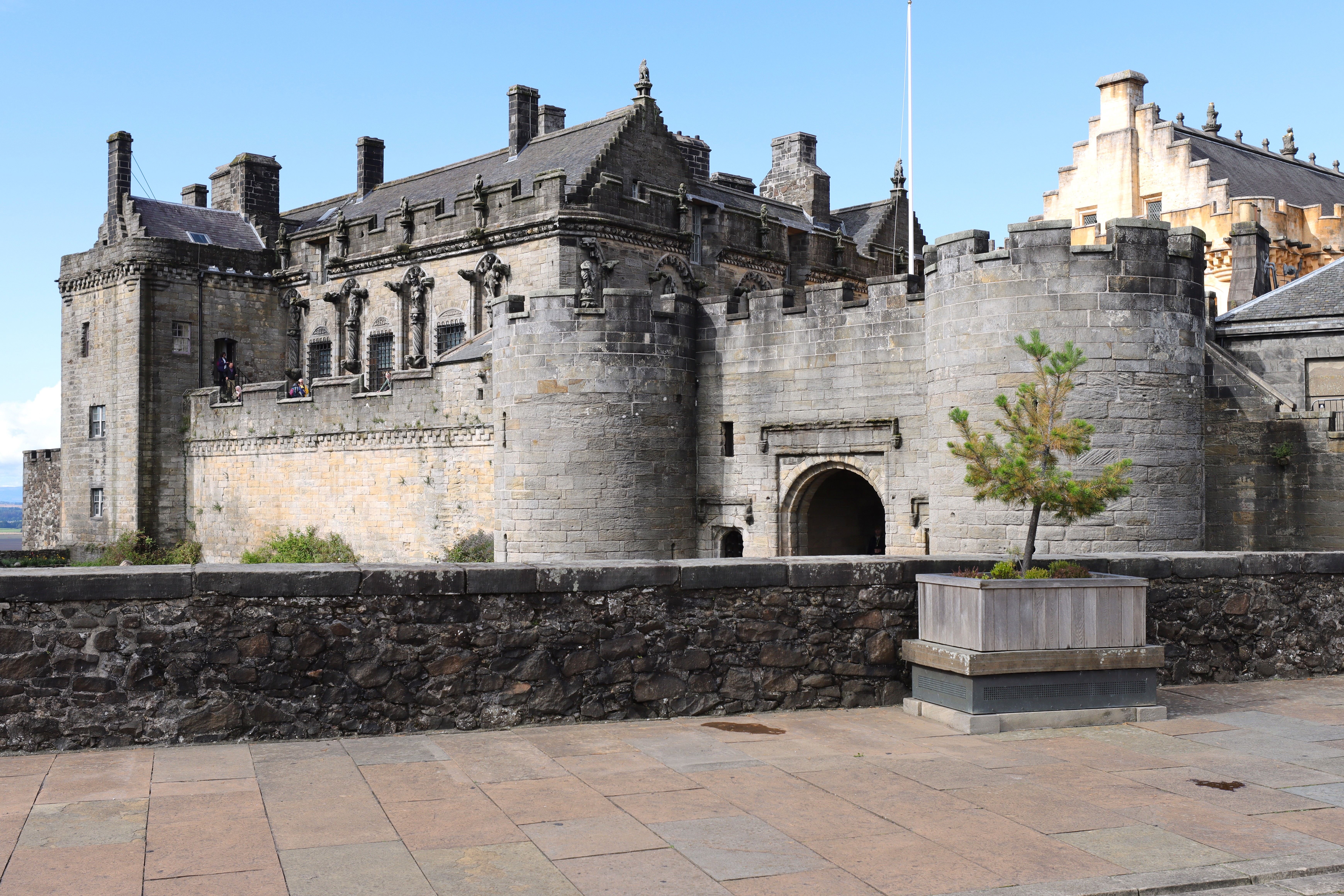 How to Visit Enchanting Stirling Castle & Gardens in Scotland: An Easy ...